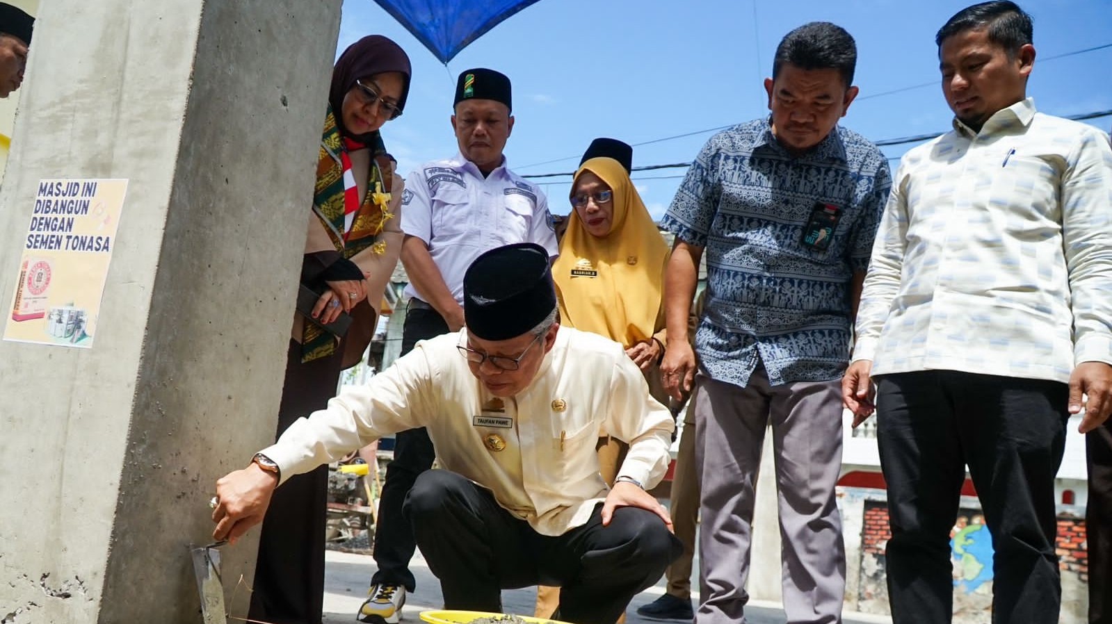 Bersama Semen Tonasa, Taufan Pawe Letakkan Batu Pertama Pembangunan ...