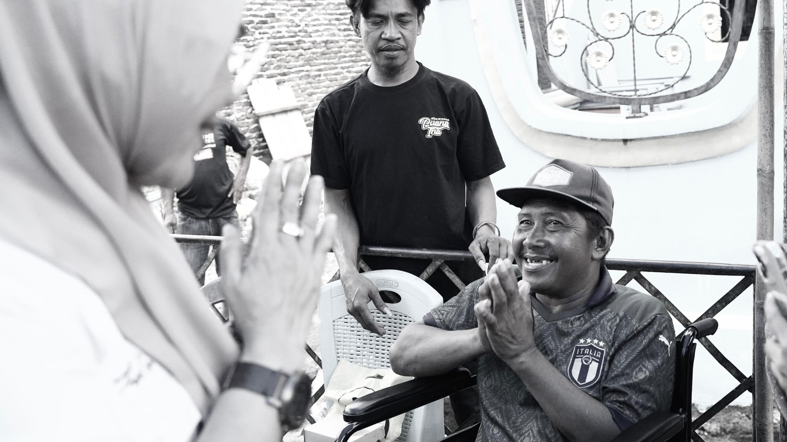 Rela Tempu Satu Kilometer Gunakan Kursi Roda Demi Bertemu Andi Ina ...